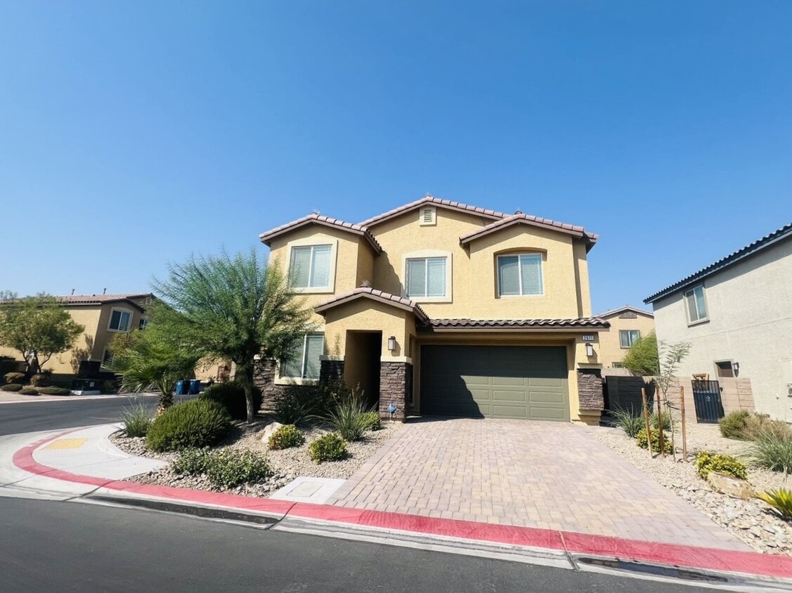 2671 Topaz Blue St, Las Vegas, NV 89146 - House Rental in Las Vegas, NV ...