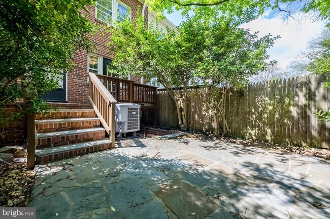 4817 Reservoir Rd NW, Washington, DC 20007 - Townhome Rentals in ...