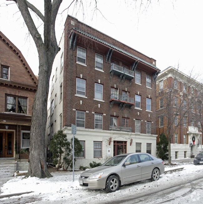 829 N. Cass - Apartments in Milwaukee, WI | Apartments.com