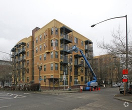 Collins Circle Rentals - Portland, OR | Apartments.com