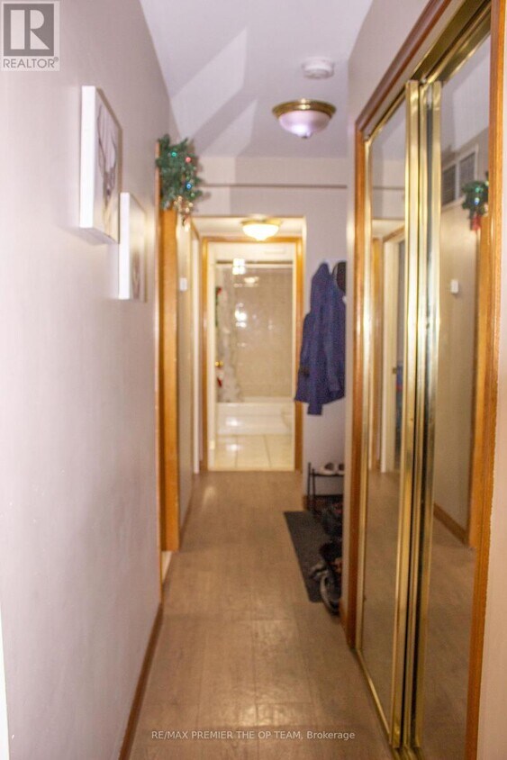 2311 Major Mackenzie Dr. Unité 4, Vaughan, ON L6A 3Z3 - Appartement à ...