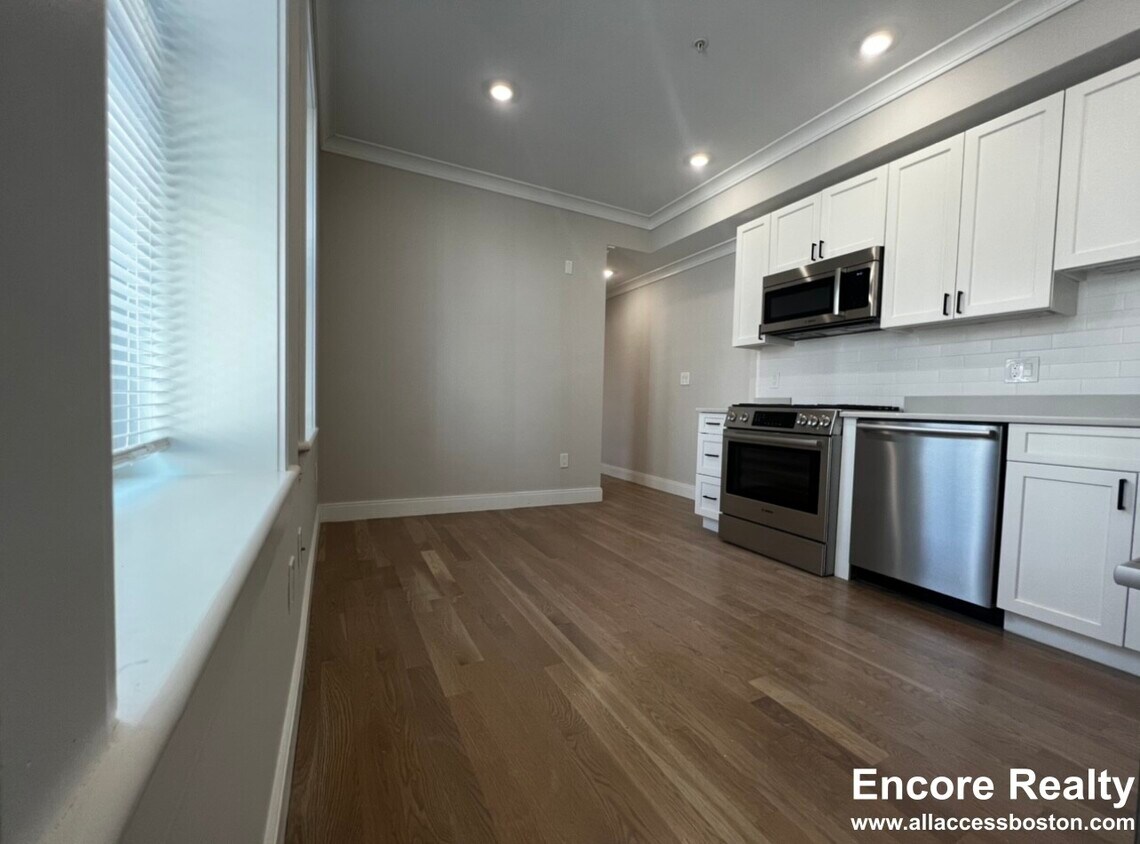 9 Myrtle St Unit 10, Boston, MA 02114 - 9 Myrtle St Boston, MA 02114 ...