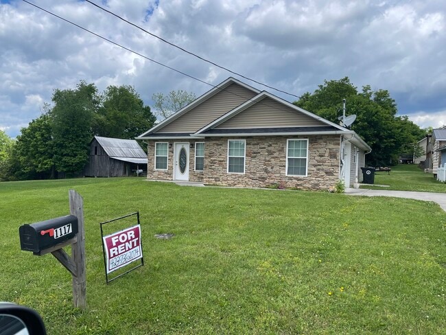 1117 Liberty Hall Dr, Morristown, TN 37813 - House Rental in Morristown ...