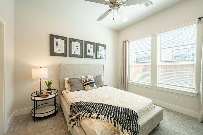 Mission Town Square - Apartments in Hurst, TX | Apartments.com