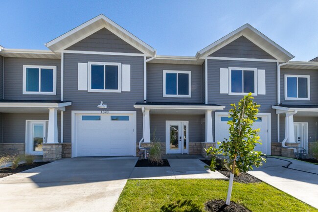 New Apartments for Rent with Hardwood Floors Near Durango IA ...