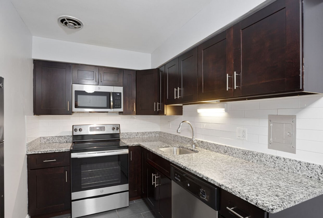 5717 N Winthrop Ave, Chicago, IL 60660 - Condo for Rent in Chicago, IL ...