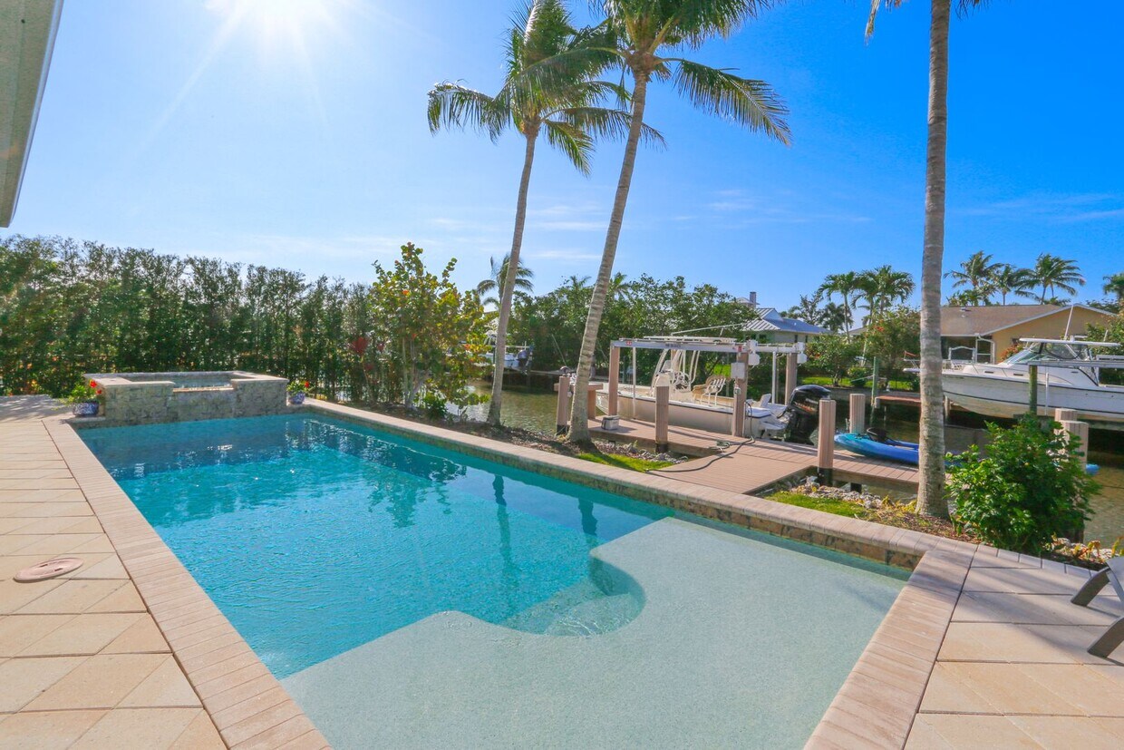 1480 Curlew Ave, Naples, FL 34102 - House Rental in Naples, FL ...