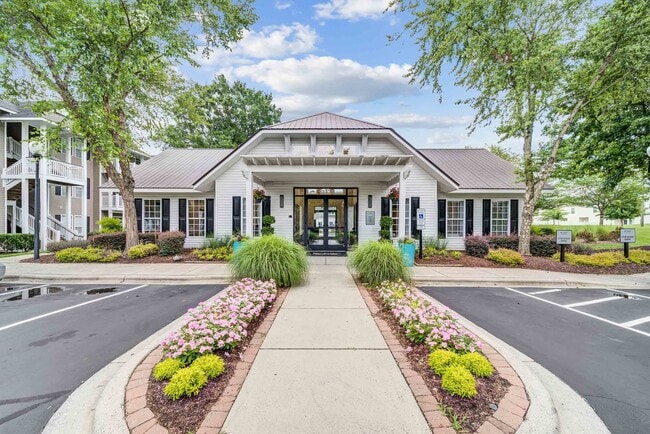 Chelsea Commons at Yorkshire Apartments for Rent with a Walk-In Closet ...