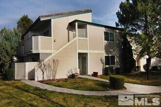 Springland Village Houses for Rent with a Swimming Pool - Sparks, NV ...