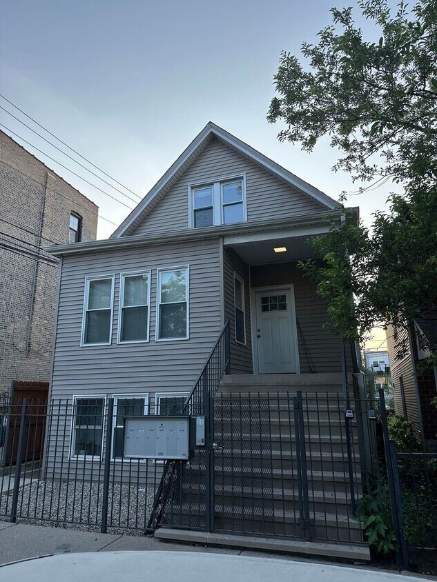 2914 N Allen Ave, Chicago, IL 60618 - House Rental in Chicago, IL ...