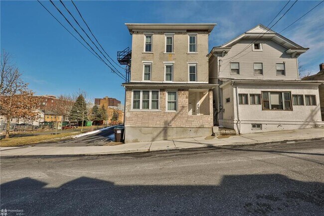 Gated Apartments for Rent in S Bethlehem Downtown District, Bethlehem ...