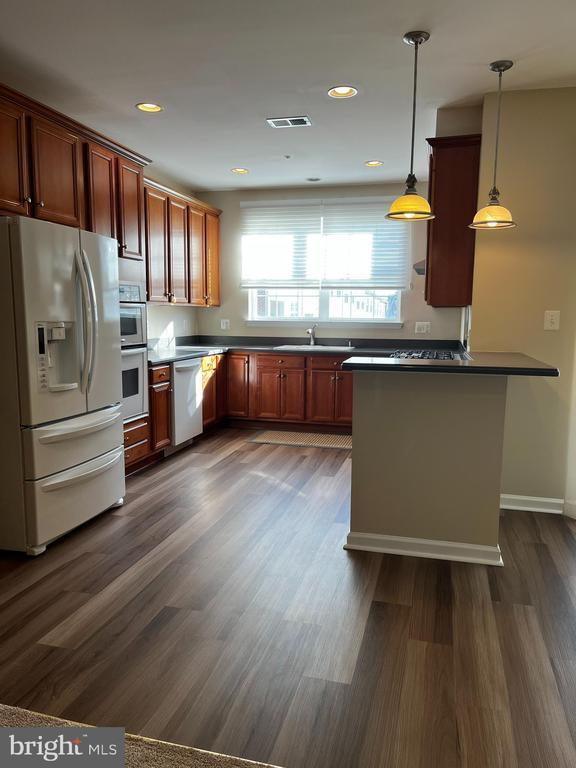 12404 Liberty Bridge Rd, Fairfax, VA 22033 - Townhome Rentals in ...