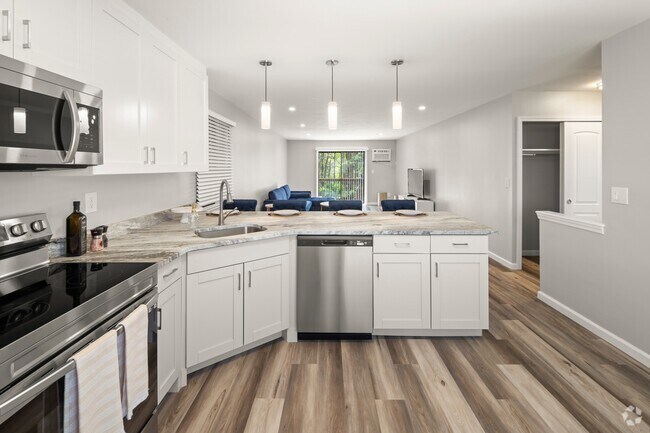 Patchogue Gardens Apartments for Rent with a Swimming Pool - Medford ...