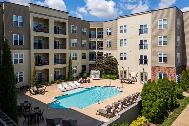 Apartments for Rent with High Ceilings in Central West End, Saint Louis ...