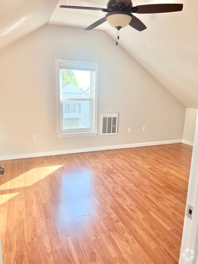 Dudley Triangle Apartments for Rent with Hardwood Floors - Boston, MA ...