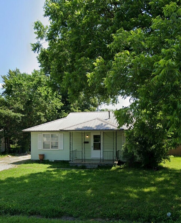 70 Irving St, Pryor, OK 74361 - House Rental in Pryor, OK | Apartments.com