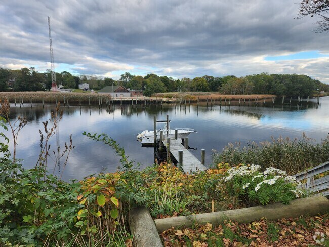 Southeast New London Houses for Rent with High Ceilings - Pawcatuck, CT ...