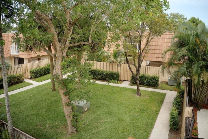 593 Green Springs Pl, West Palm Beach, FL 33409 | Apartments.com