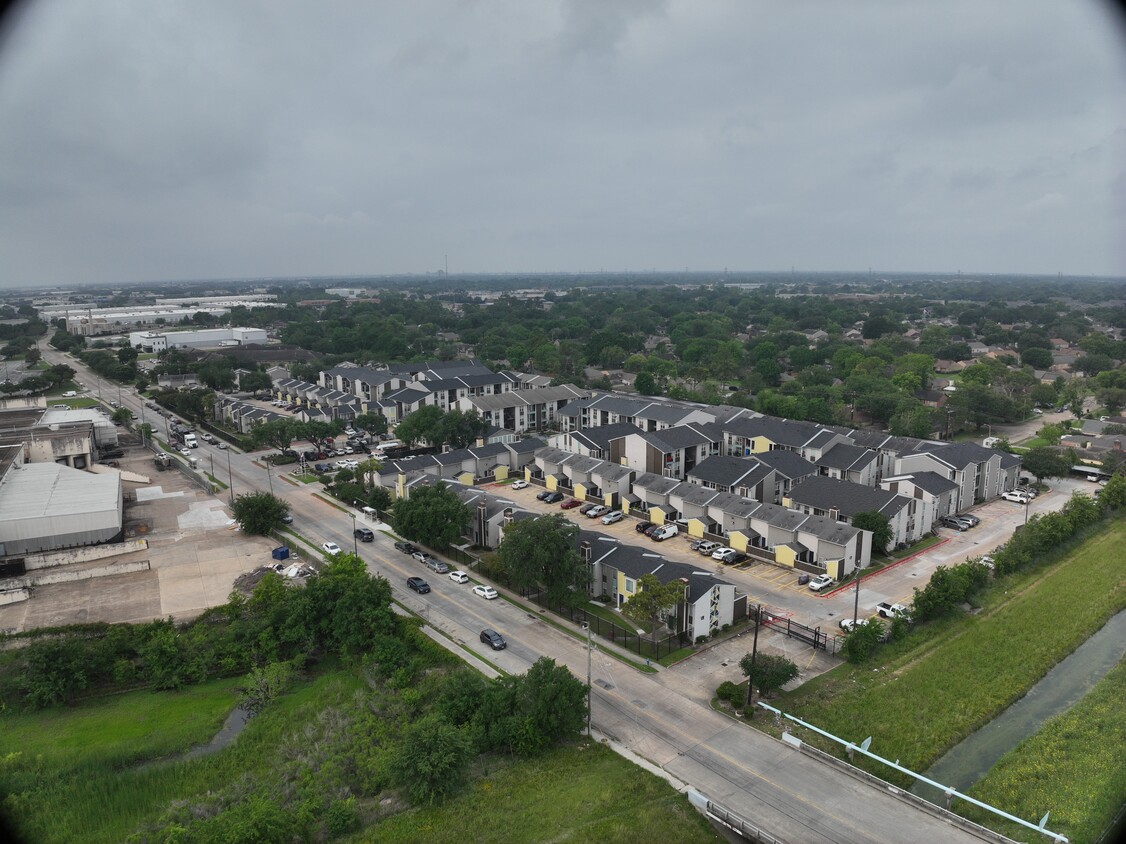 Victoria Park - 8600 S Course Dr Houston, TX 77099 | Apartments.com