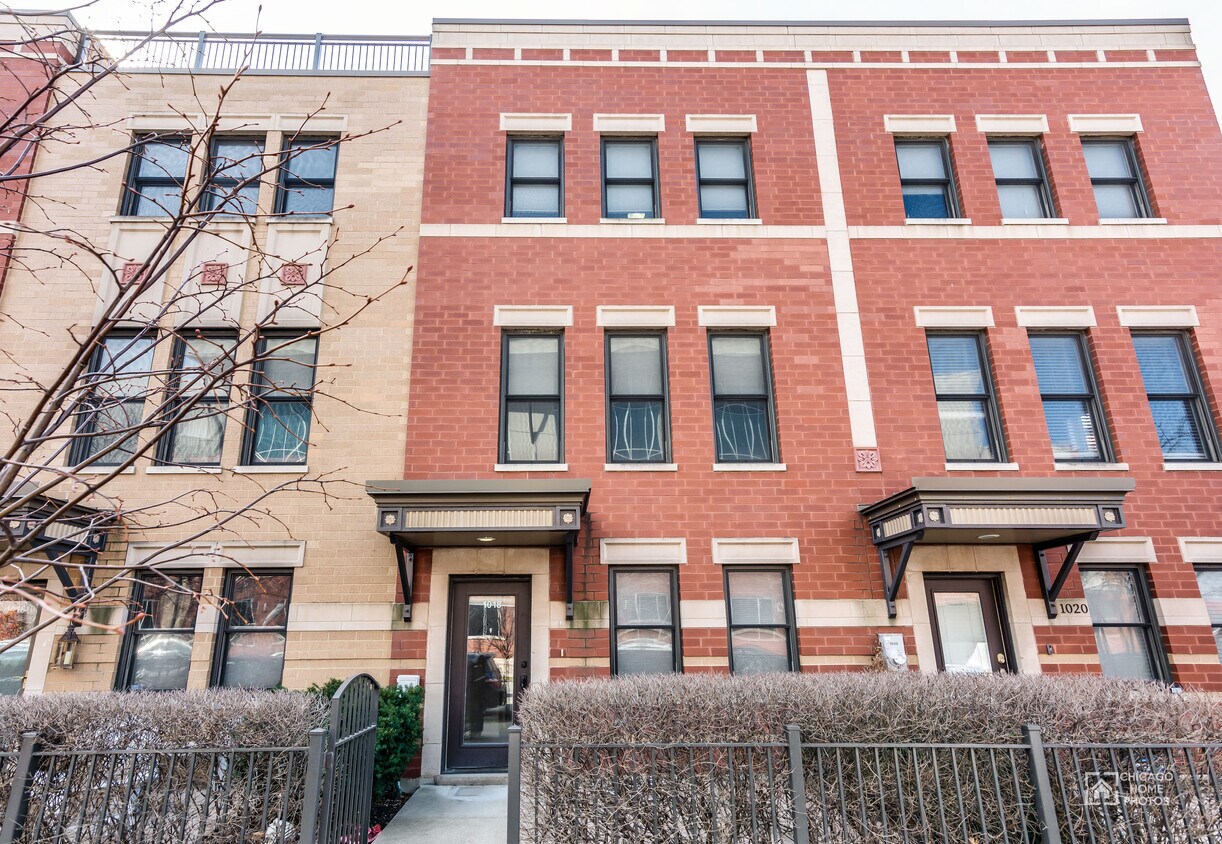 1018 N Crosby St, Chicago, IL 60610 - Townhome Rentals in Chicago IL ...