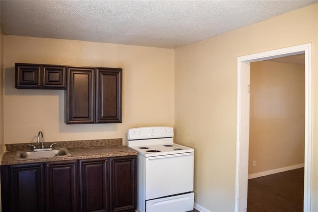 6817 Del Rio St, Houston, TX 77021 - Townhome Rentals in Houston TX ...