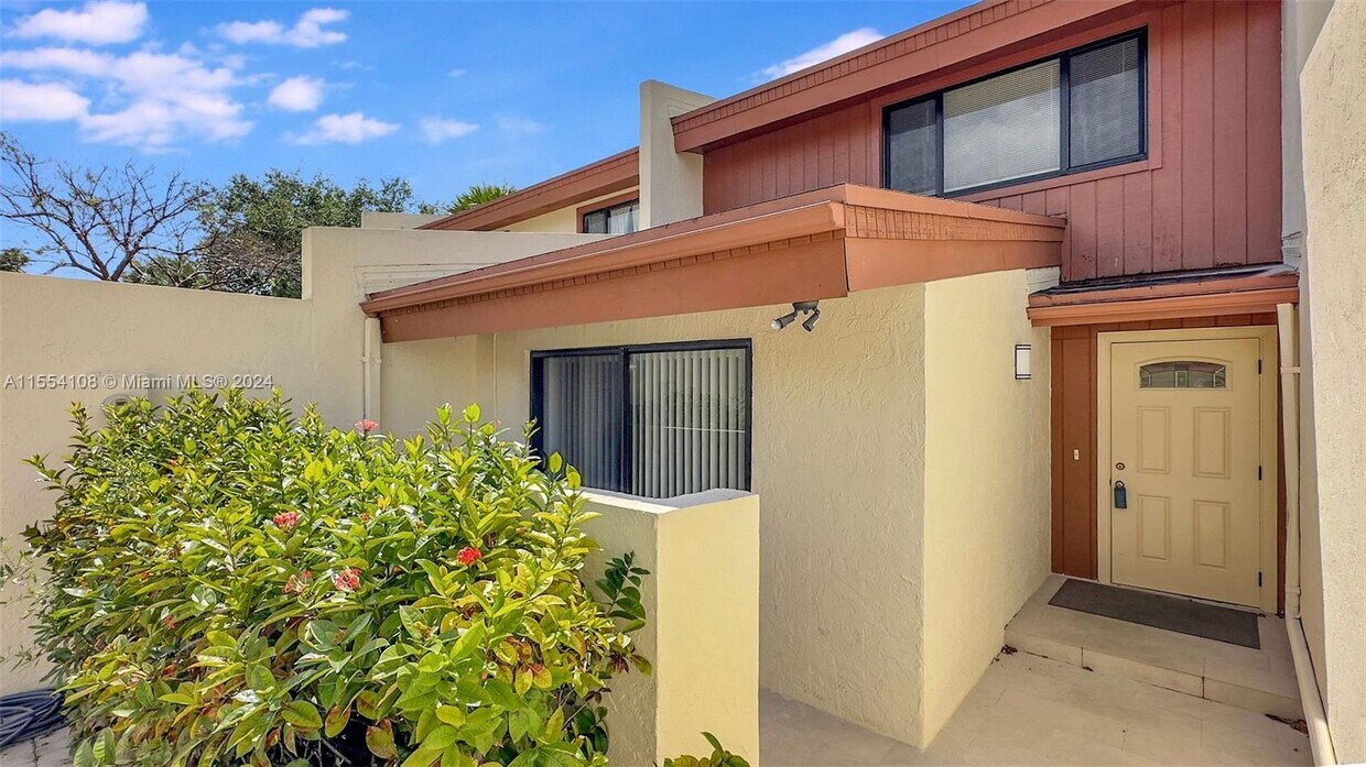 10648 SW 76th Terrace, Miami, FL 33173 - Townhome Rentals in Miami FL ...