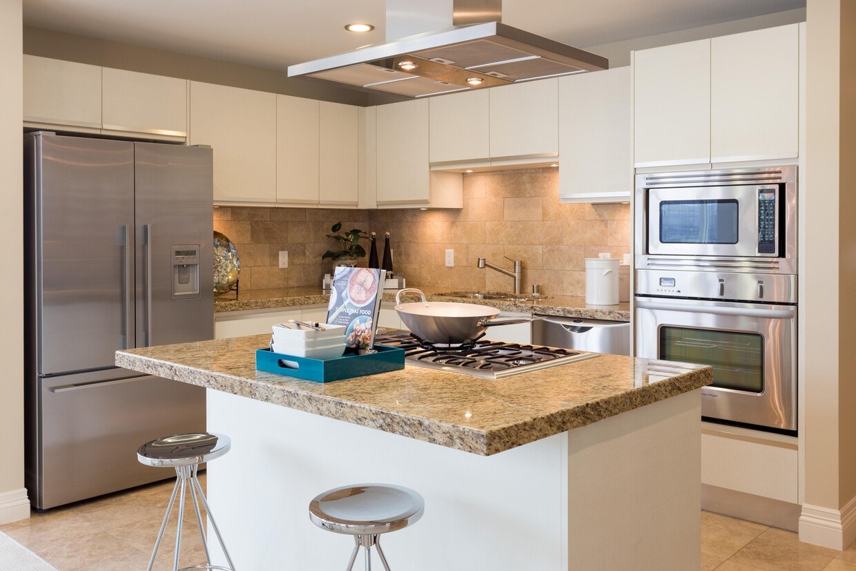 Astoria at Central Park West - 401-405 Rockefeller Irvine, CA 92612 ...