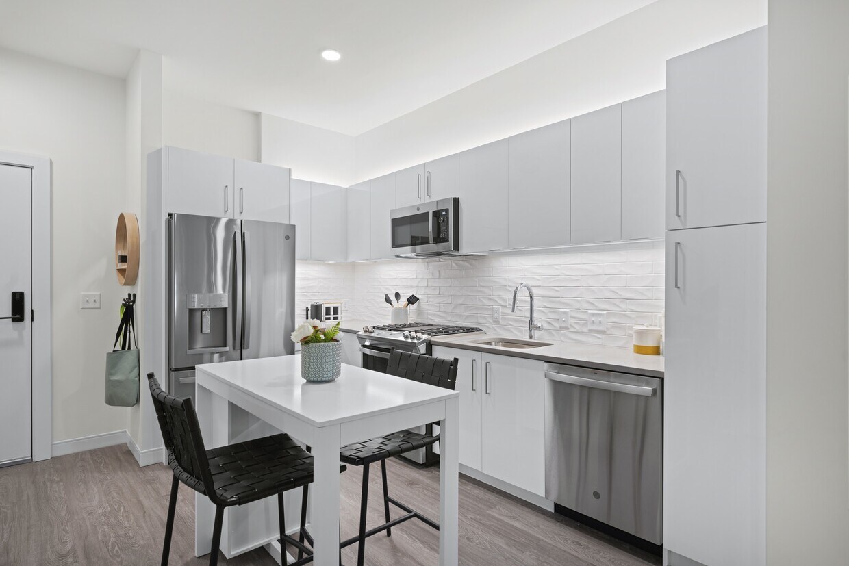 Mason - Apartments in Everett, MA | Apartments.com