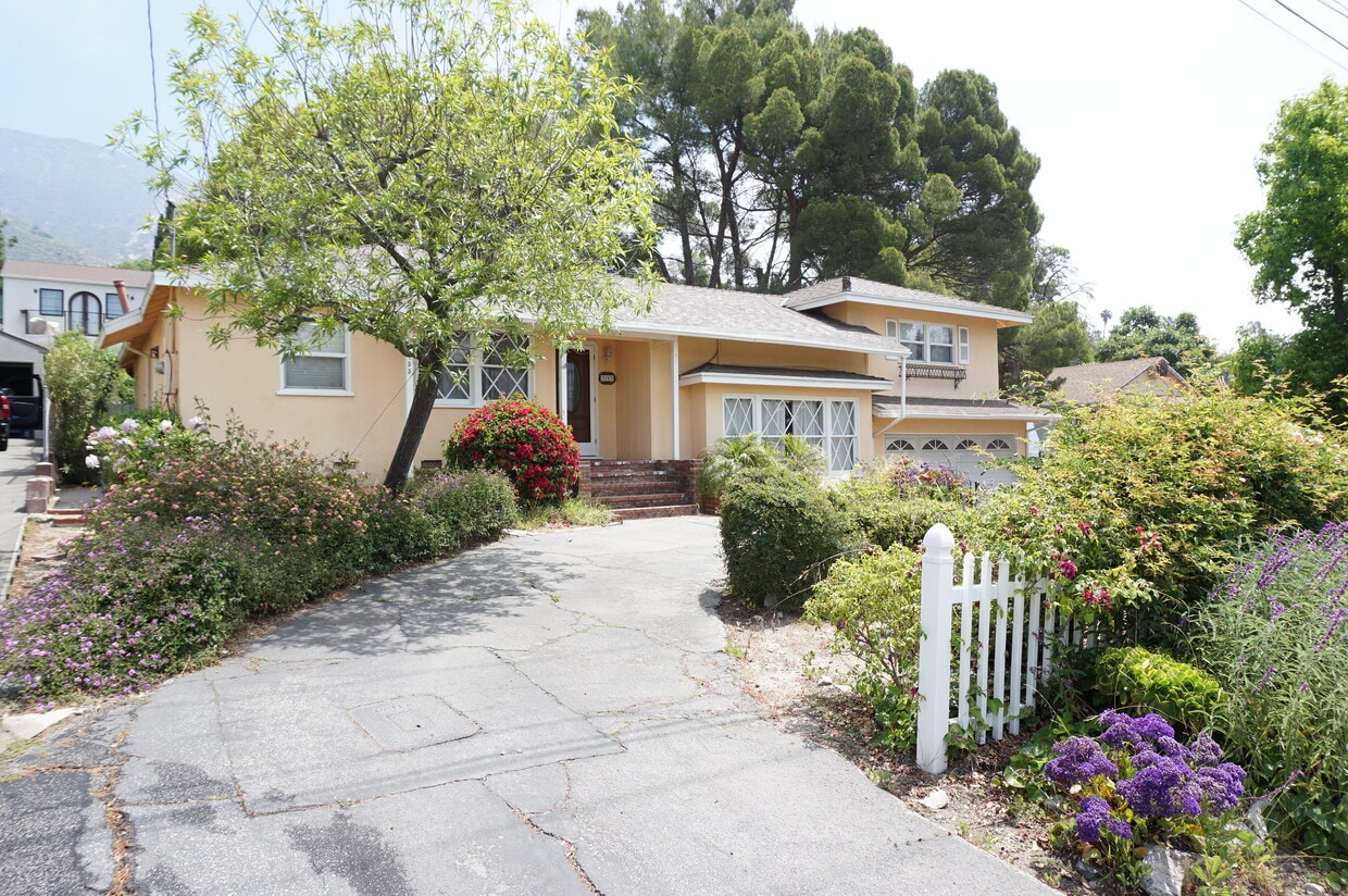 3153 Orange Ave, La Crescenta, CA 91214 - House Rental in La Crescenta ...