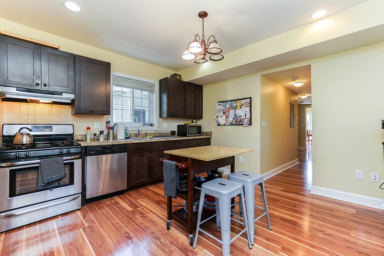 10 Tennyson St Unit 2, Somerville, MA 02145 - 10 Tennyson St Somerville ...