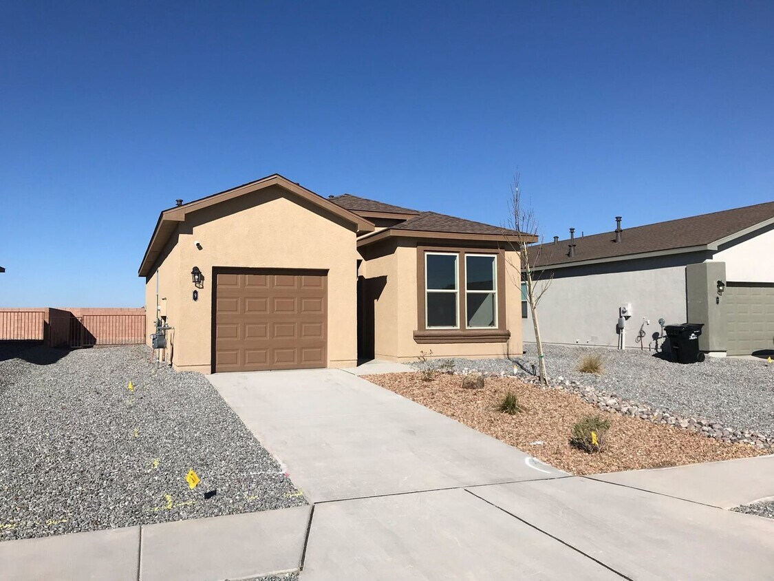 9 Avenida Parque Ct, Los Lunas, NM 87031 - House Rental in Los Lunas, NM | Apartments.com