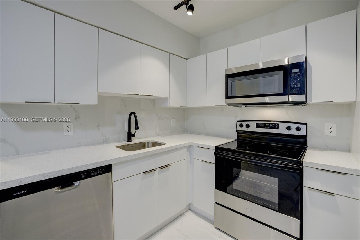 1740 Funston St Unit 12, Hollywood, FL 33020 - Room for Rent in ...