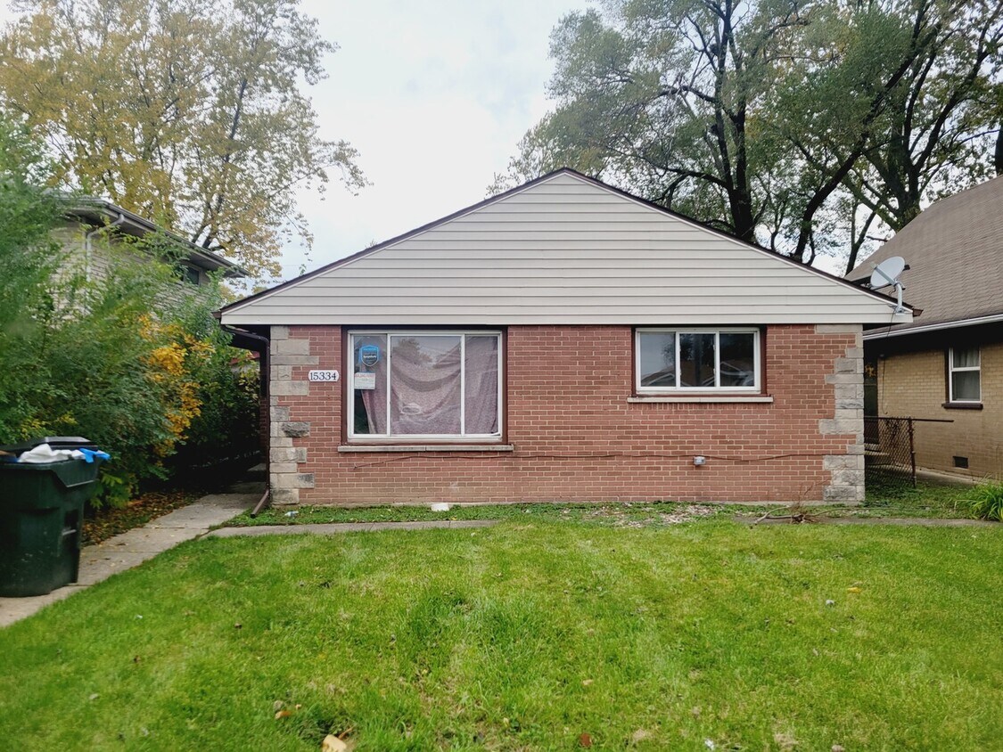15334 7th Ave, Phoenix, IL 60426 - House Rental in Phoenix, IL ...