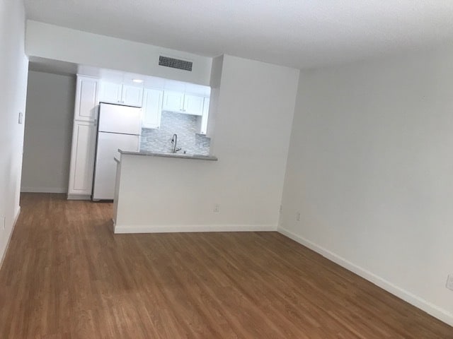 Del Rio Apartments Apartments - Los Angeles, CA | Apartments.com