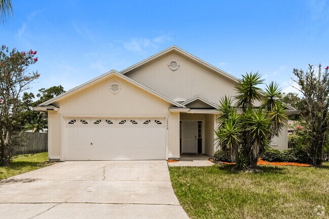 Fort Caroline Shores Apartments for Rent with a Yard - Jacksonville, FL ...