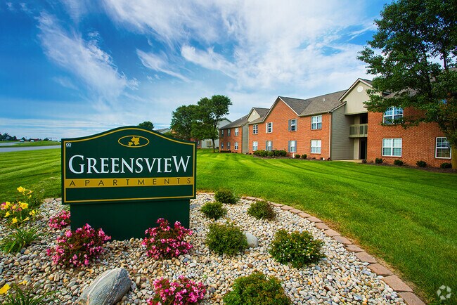 Grandshire Apartments for Rent with a Swimming Pool - Powell, OH - 6 ...