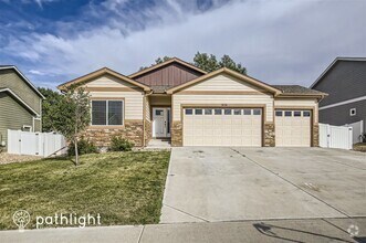 Homestead Heights at Eagle Ridge Apartments for Rent with a Garage ...