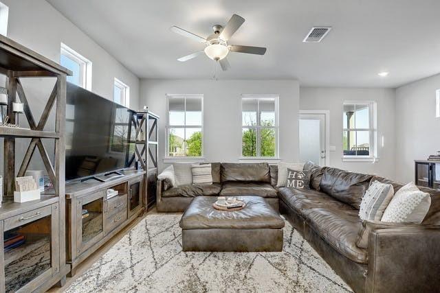 7602 Darby Swank Vw, Austin, TX 78744 - House Rental in Austin, TX ...