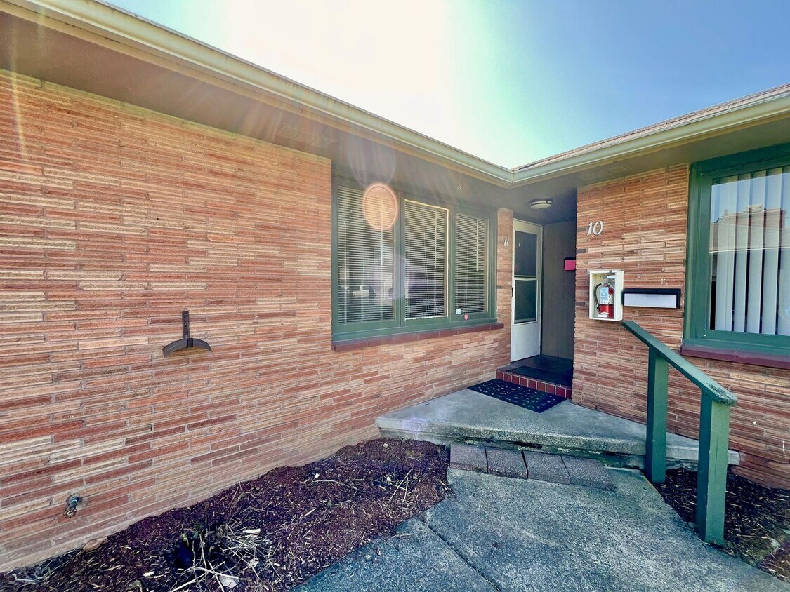 11351 NE Glisan St Unit #11, Portland, OR 97220 - Room for Rent in ...