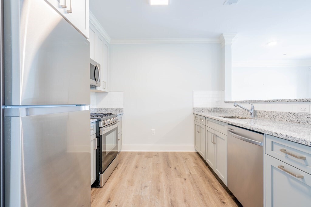 18 Hennery Wy Unit J, Medfield, MA 02052 - Room for Rent in Medfield ...