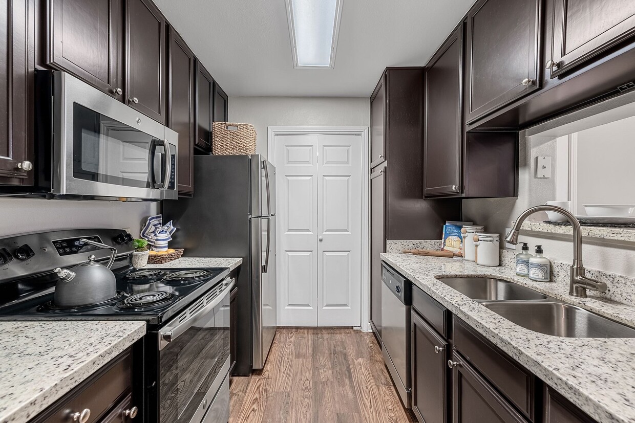 Marquis on Westheimer - 2742 Jeanetta Dr Houston, TX 77063 | Apartments.com