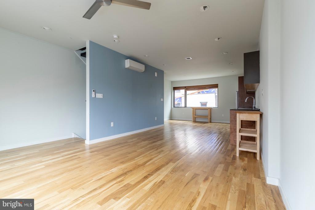 1306 Hope St Unit B, Philadelphia, PA 19122 - Room for Rent in ...