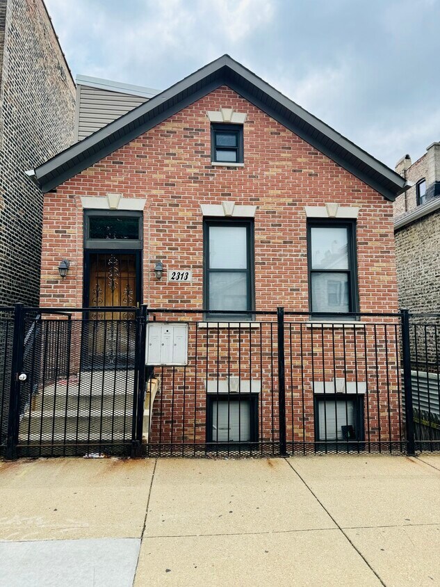 2313 W 21st St, Chicago, IL 60608 - House Rental in Chicago, IL ...