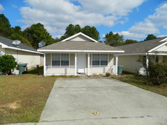 1201 Brownfield Rd, Bellview, FL 32526 - House Rental in Bellview, FL ...