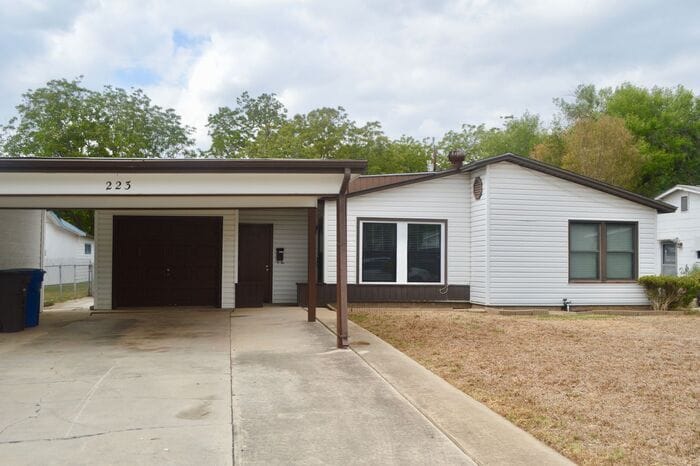 223 Creath Pl, San Antonio, TX 78221 - House Rental in San Antonio, TX ...