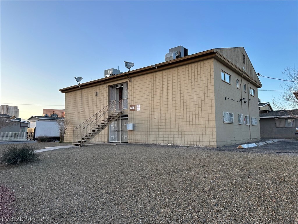 698 Northrop Ave Unit 3, Las Vegas, NV 89119 - Condo for Rent in Las ...