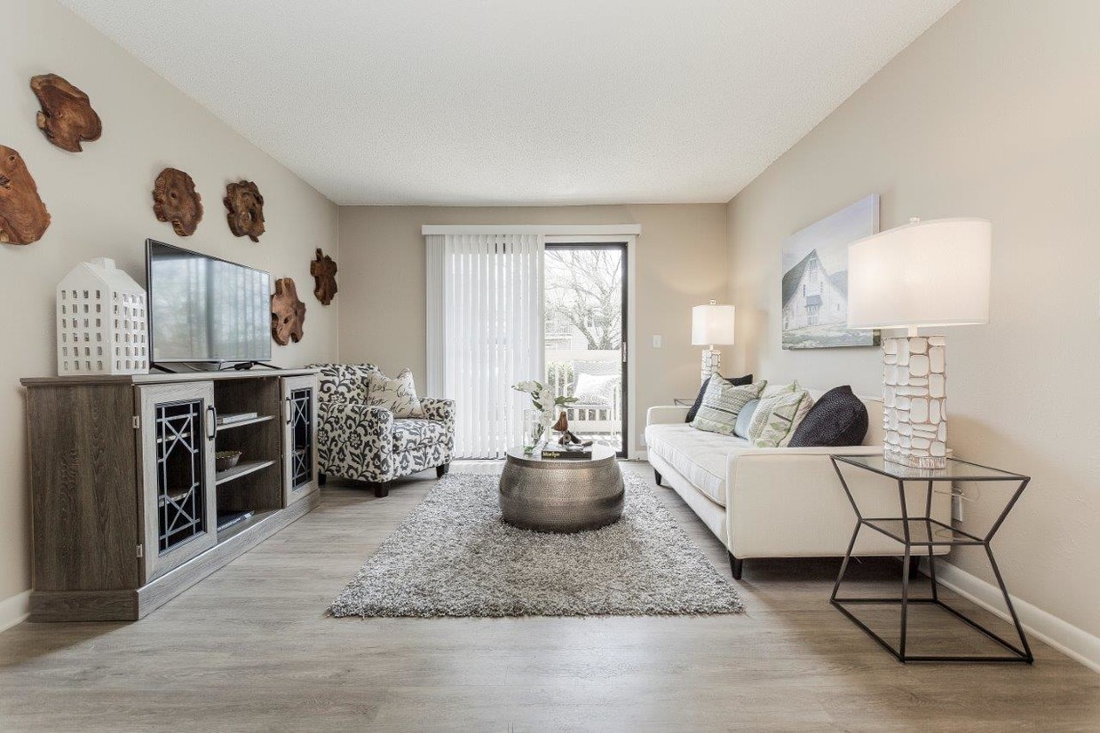 Sheffield Heights Apartment Homes - 700 Airways Cir Nashville, TN ...