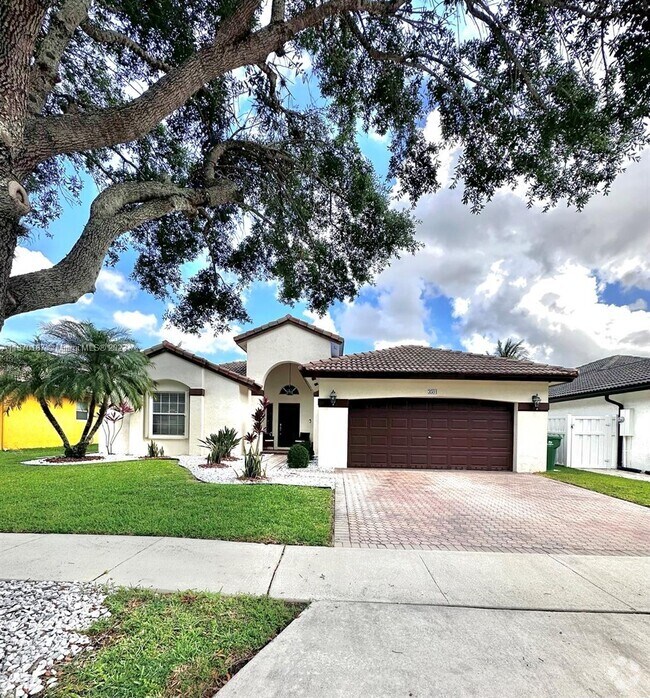 Catalina Bay Apartments under $600 - Miramar, FL - 5 Rentals | Apartments.com