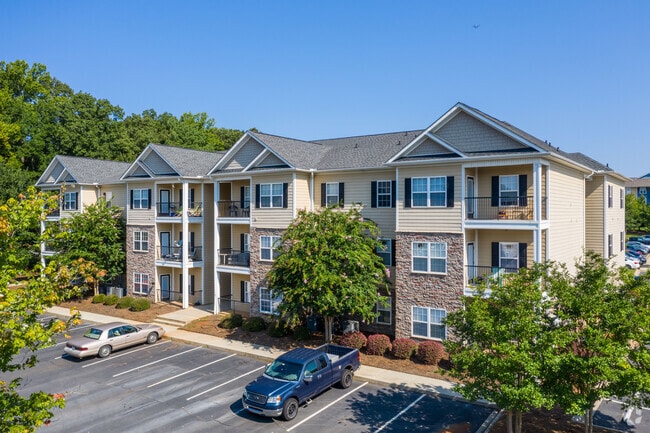 Commons at Fort Mill Apartments - 221 Embassy Dr Fort Mill, SC ...