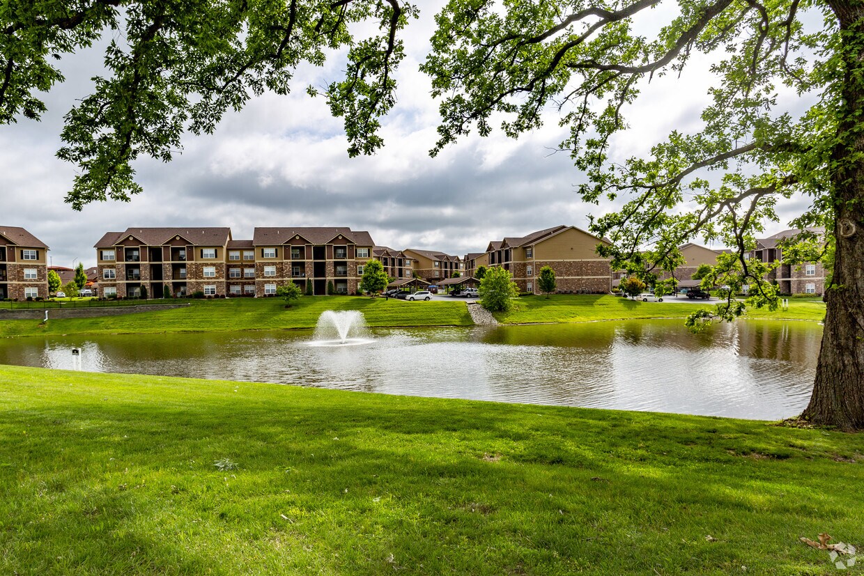 Heights at Delaware Ridge - 12929 Delaware Pky Kansas City, KS ...